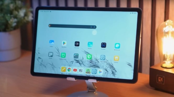 Flagship Ultra-Premium Tablets 2025: Samsung Galaxy vs. iPad Pro M4 ...