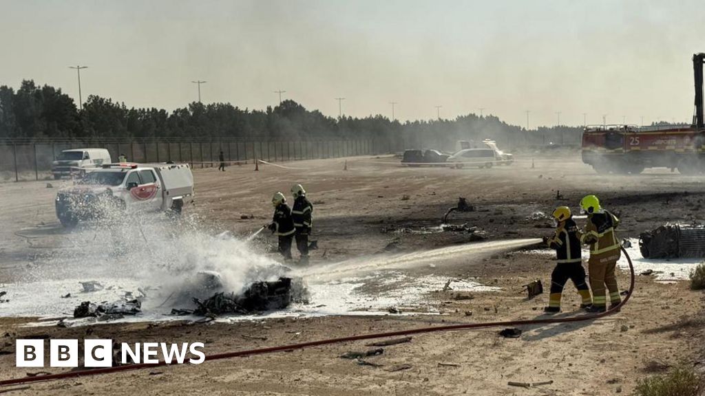 Indian Fighter Jet Pilot Dies in Crash During Dubai Airshow Flight ...