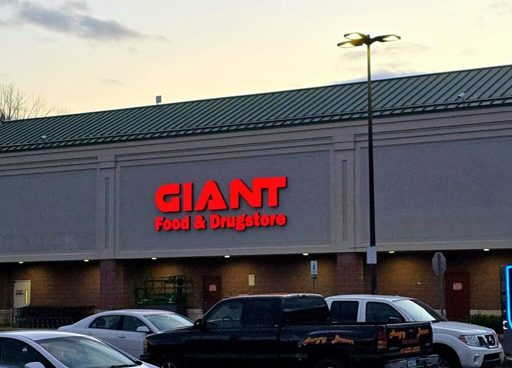 When Will Giant Stores Adjust Hours for the Upcoming Holiday Season?