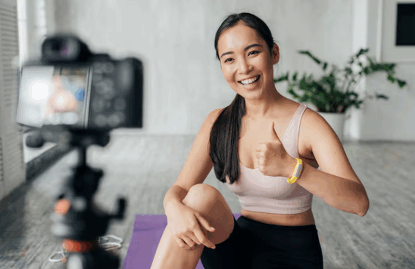 Vlog Adalah: Panduan Lengkap Pengertian, Jenis, Cara Membuat, dan Tips ...