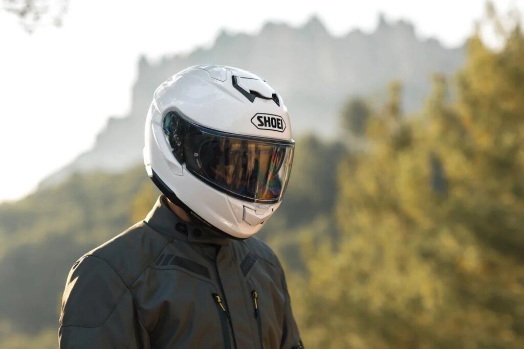 Inovasi Helm Shoei GT-Air 3: Navigasi AR Terintegrasi di Visor untuk ...
